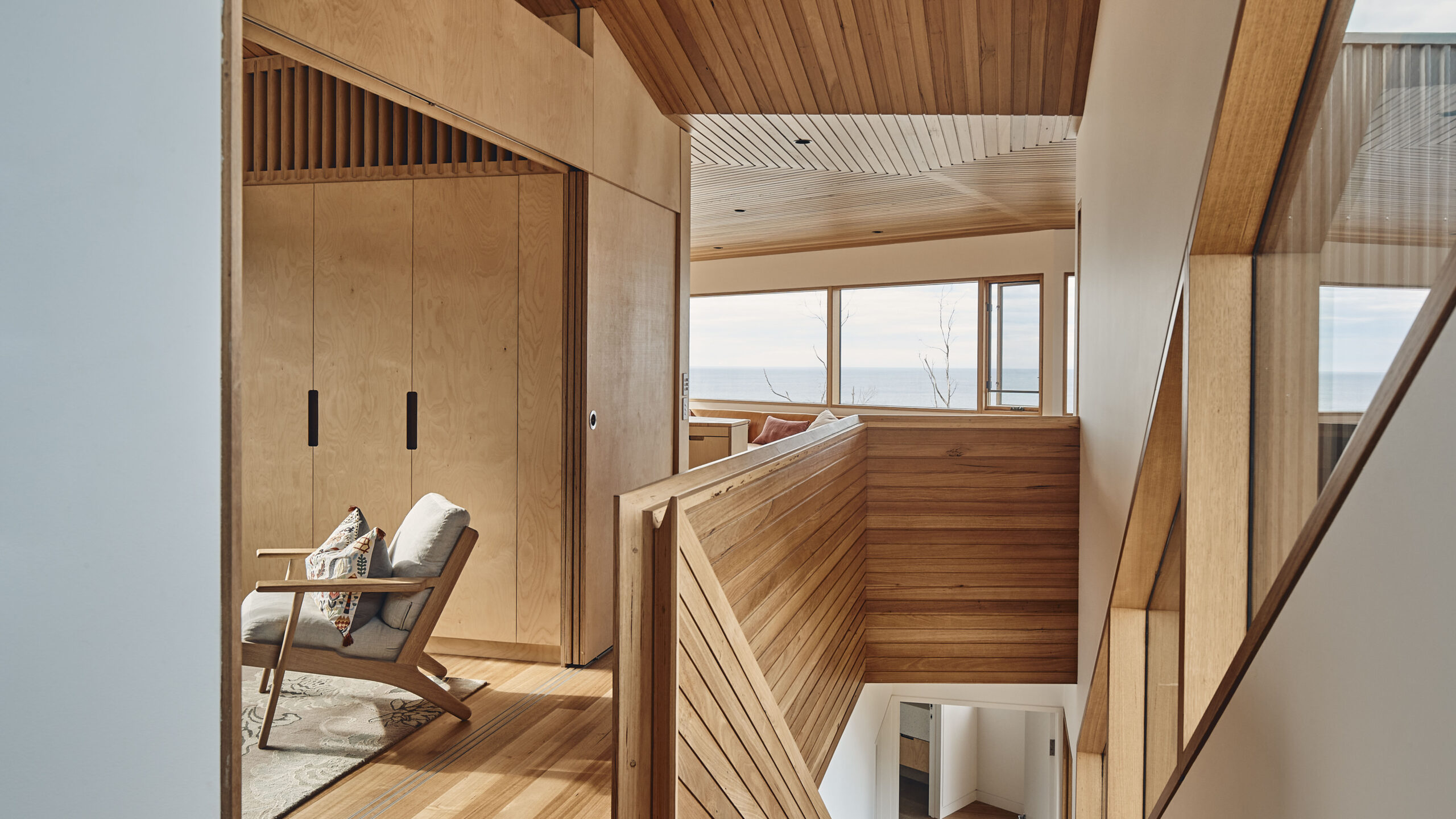 Peter Bennetts Photographs A Coastal House Built to Withstand Fires and ...