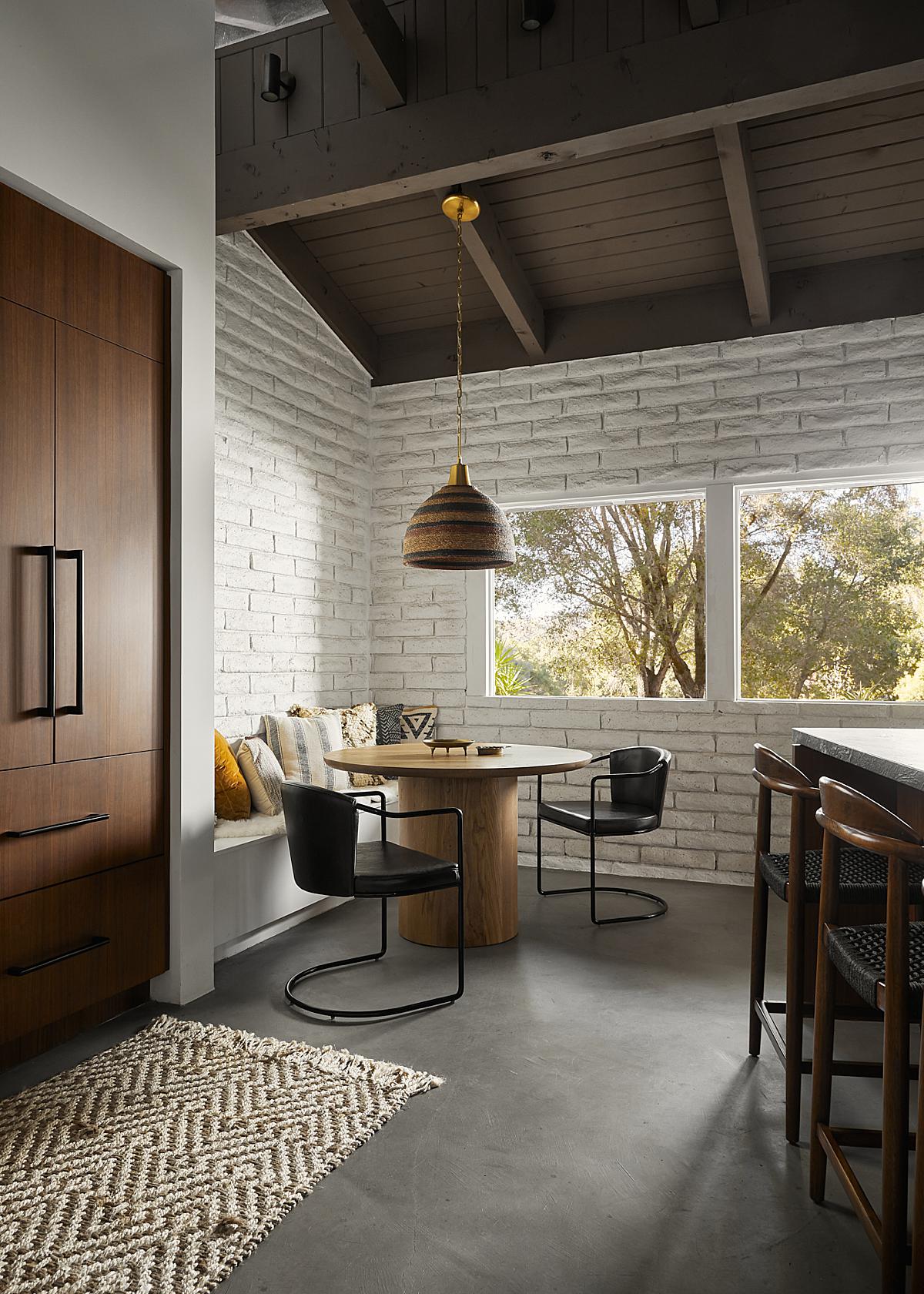 Learn About Komorebi, The Berlin Wall, and Time Management With ...